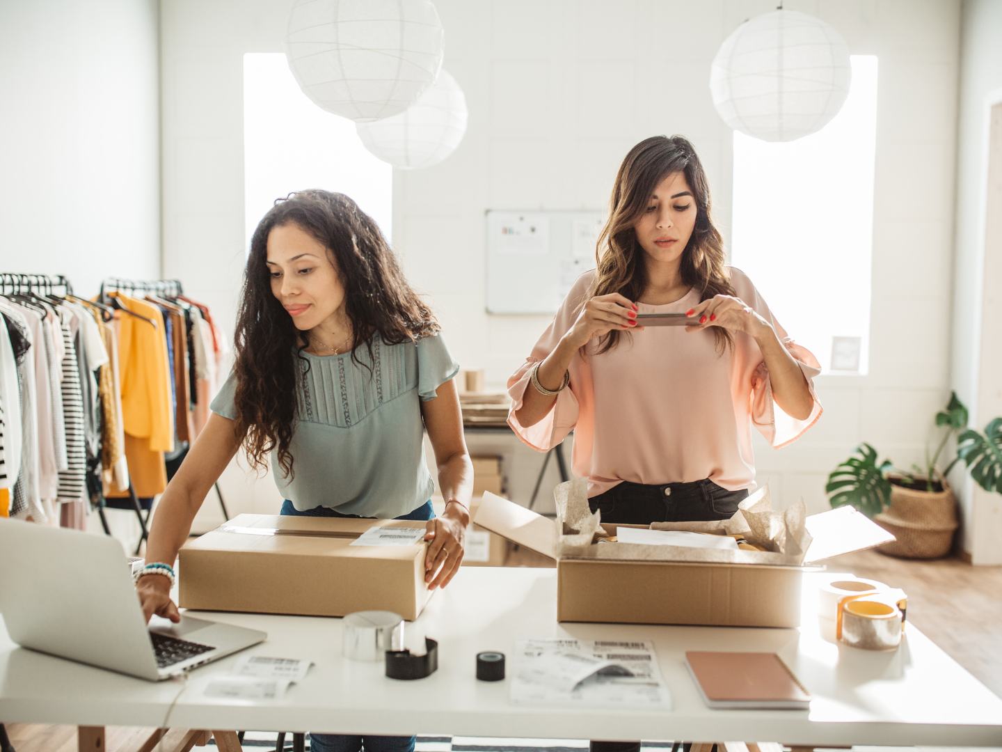 How to customise packaging for your products? - Clear Business