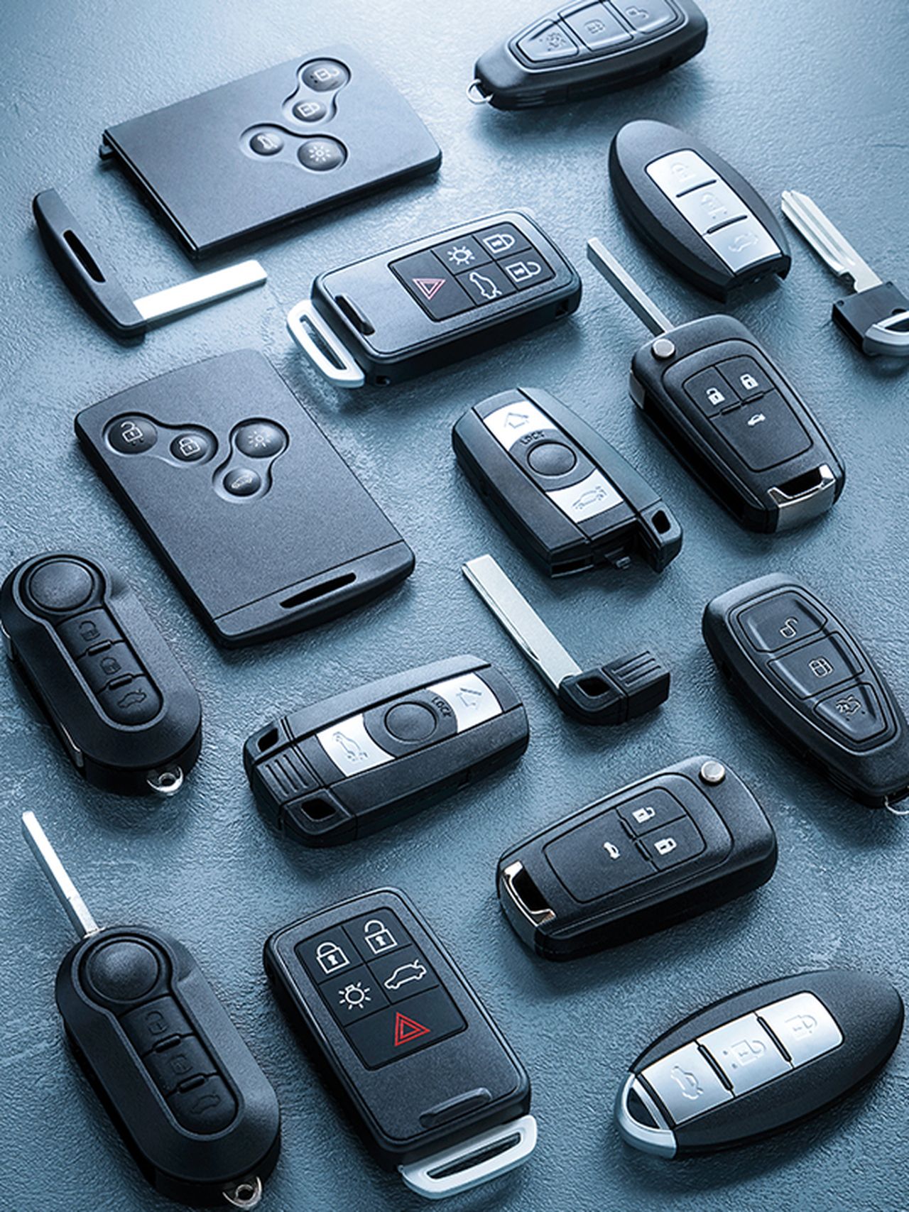 Spécialiste en clés, machines de découpe de clés, duplication de clés ...