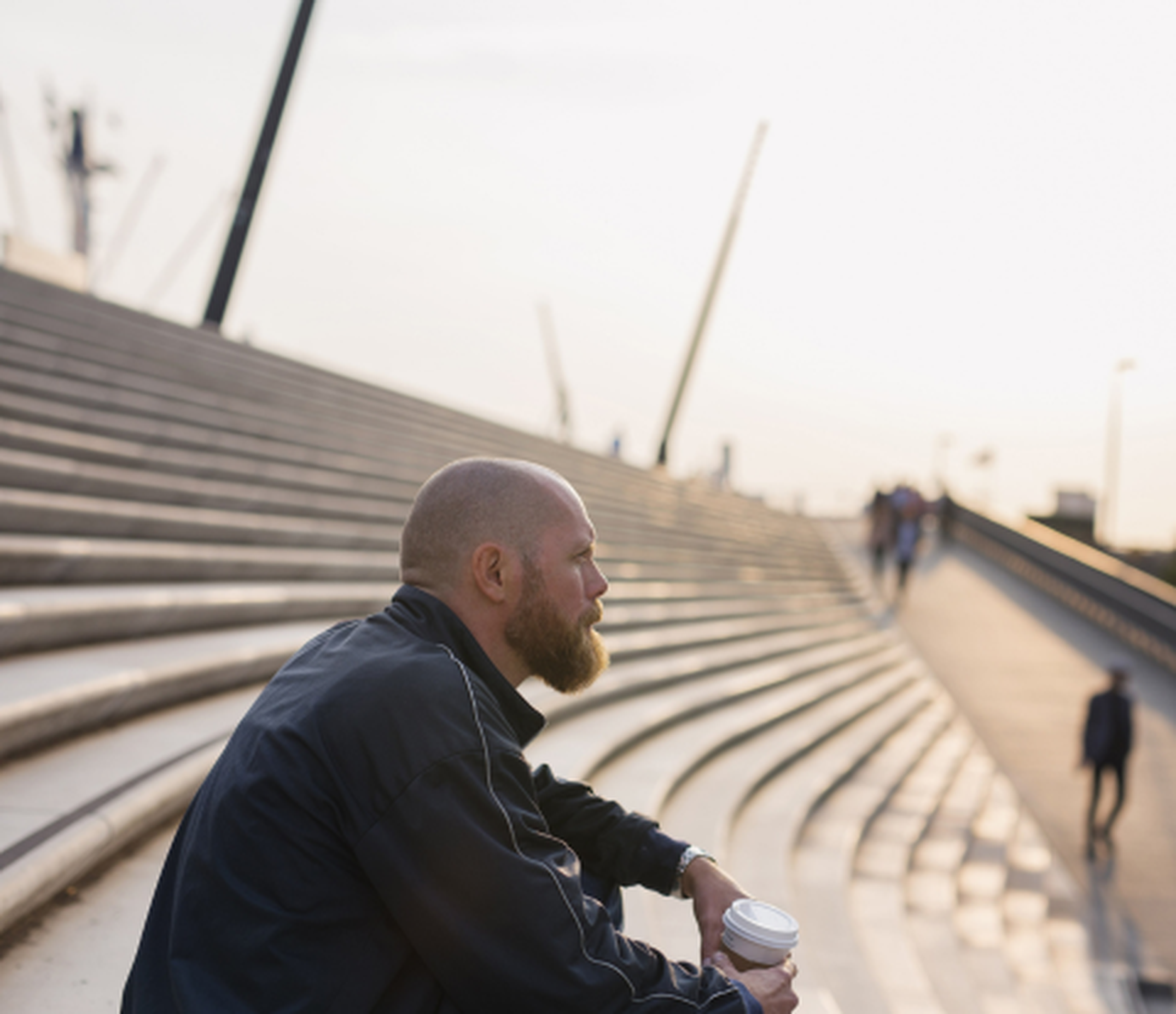 Male Loneliness Epidemic: Warum fühlen sich so viele Männer einsam?