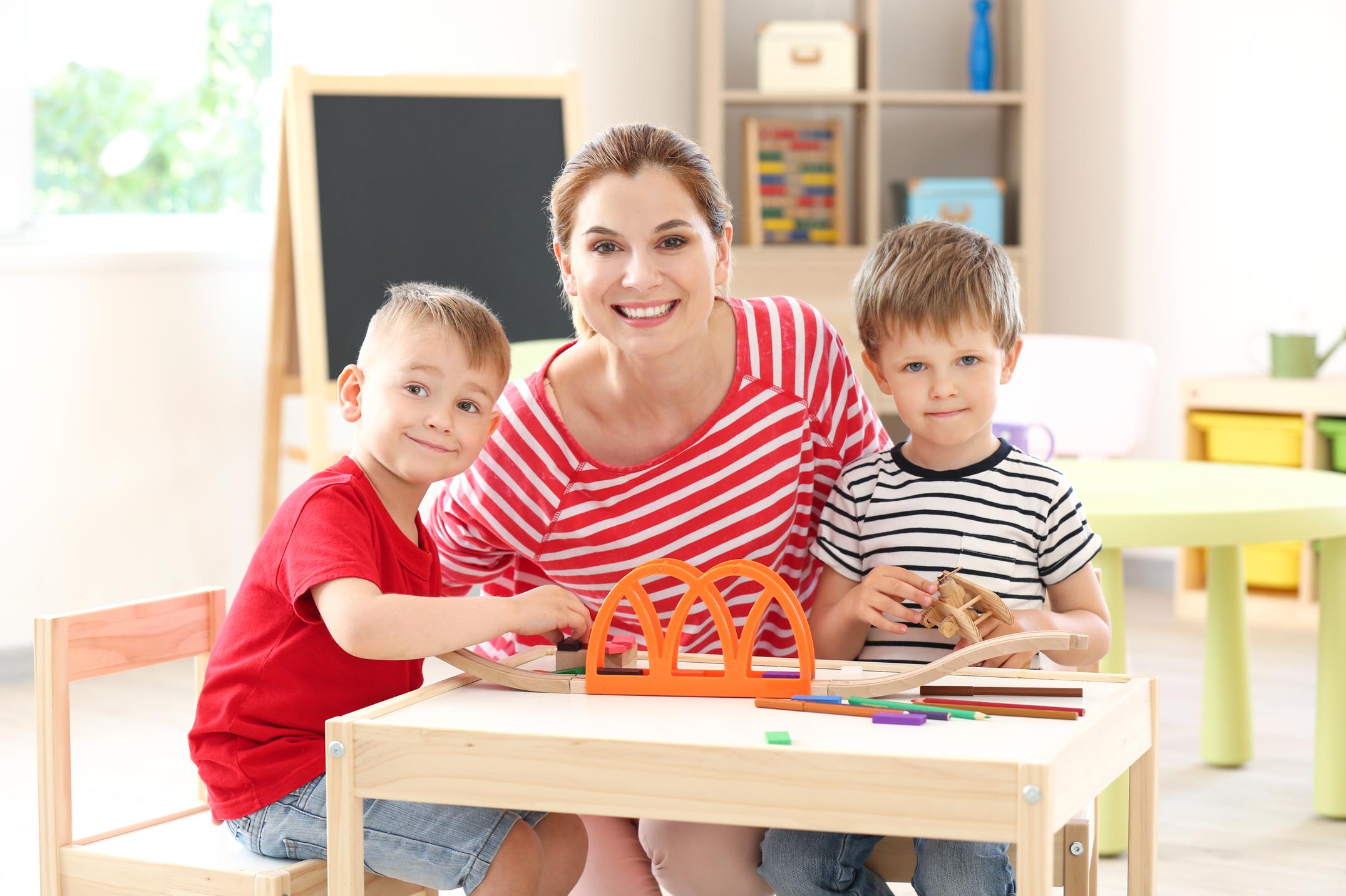 Integrationshelfer:innen im Kindergarten
