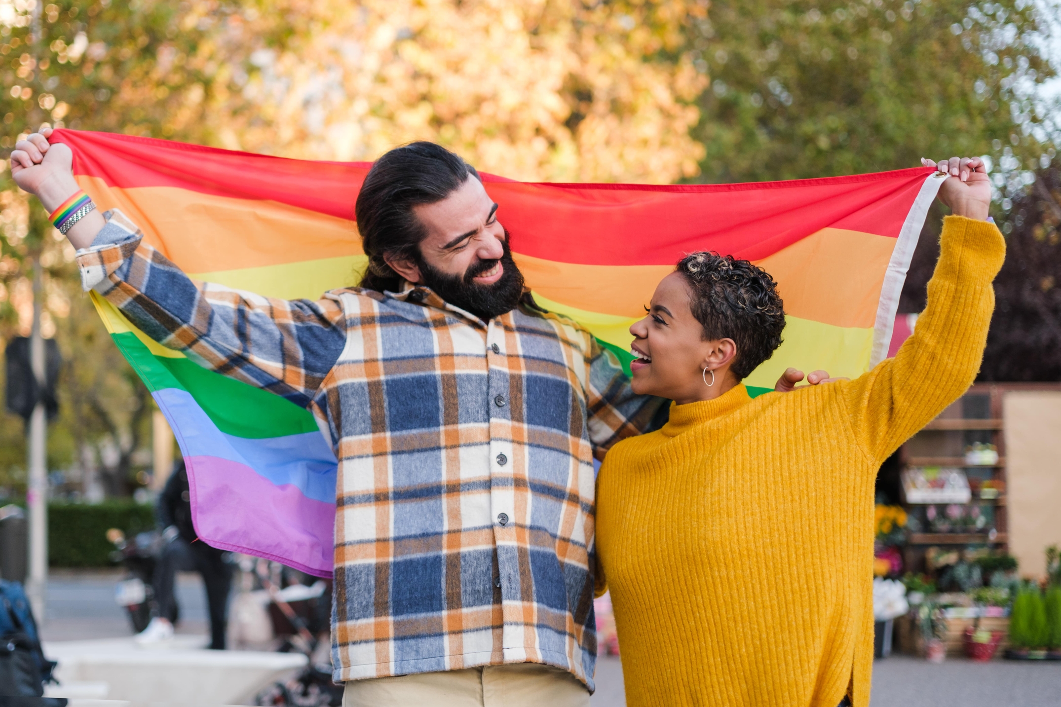 LGBTQ Diskriminierung: Ursachen & Lösungsansätze