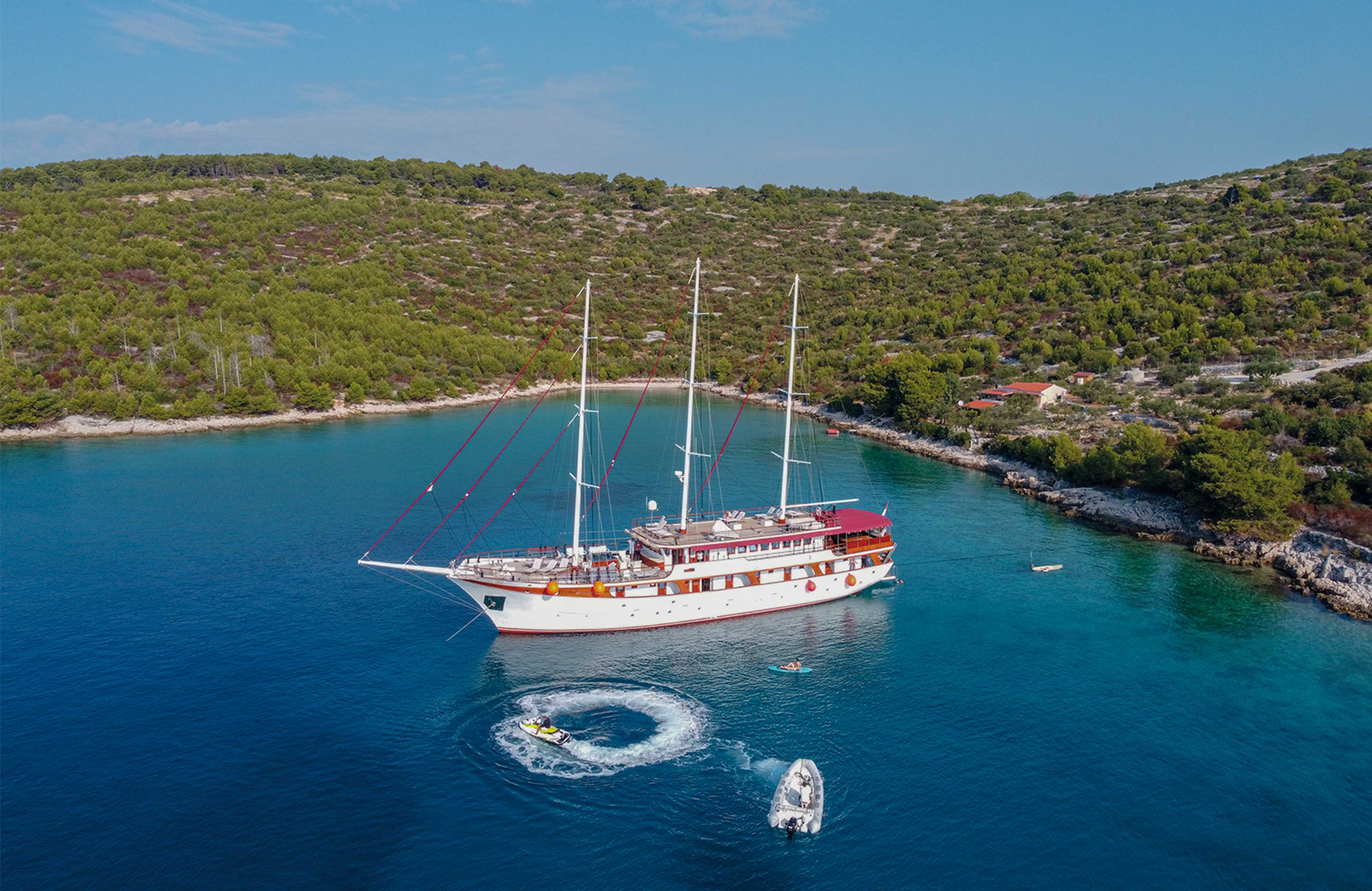 Adriatic Coastal Explorer - Croatia Escorted Tour & Cruise