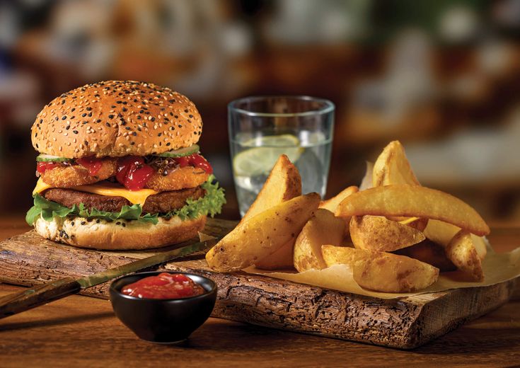 Seasoned jumbo wedges Skin On Frozen | Farm Frites