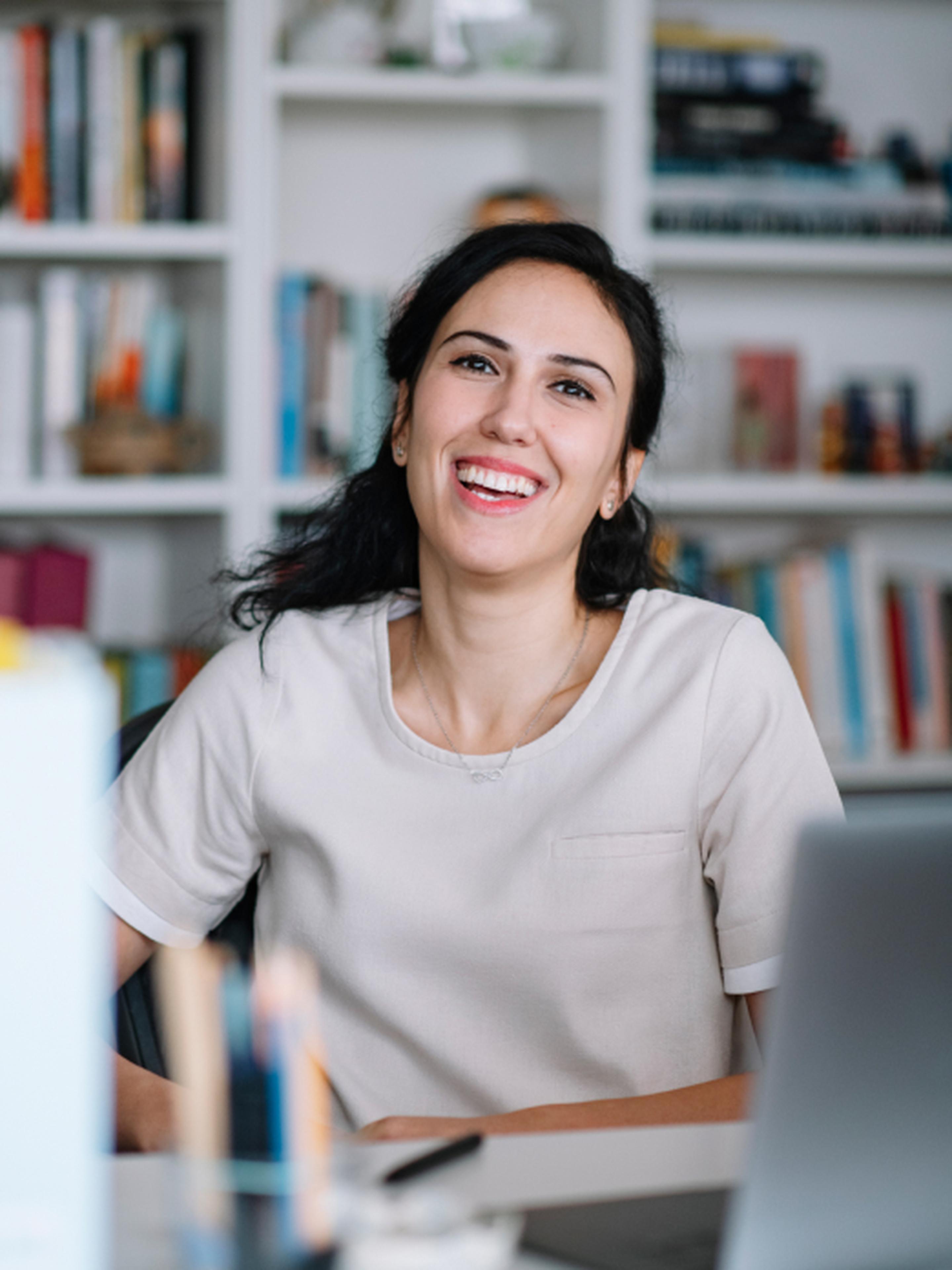 Online English teachers | EF English Live