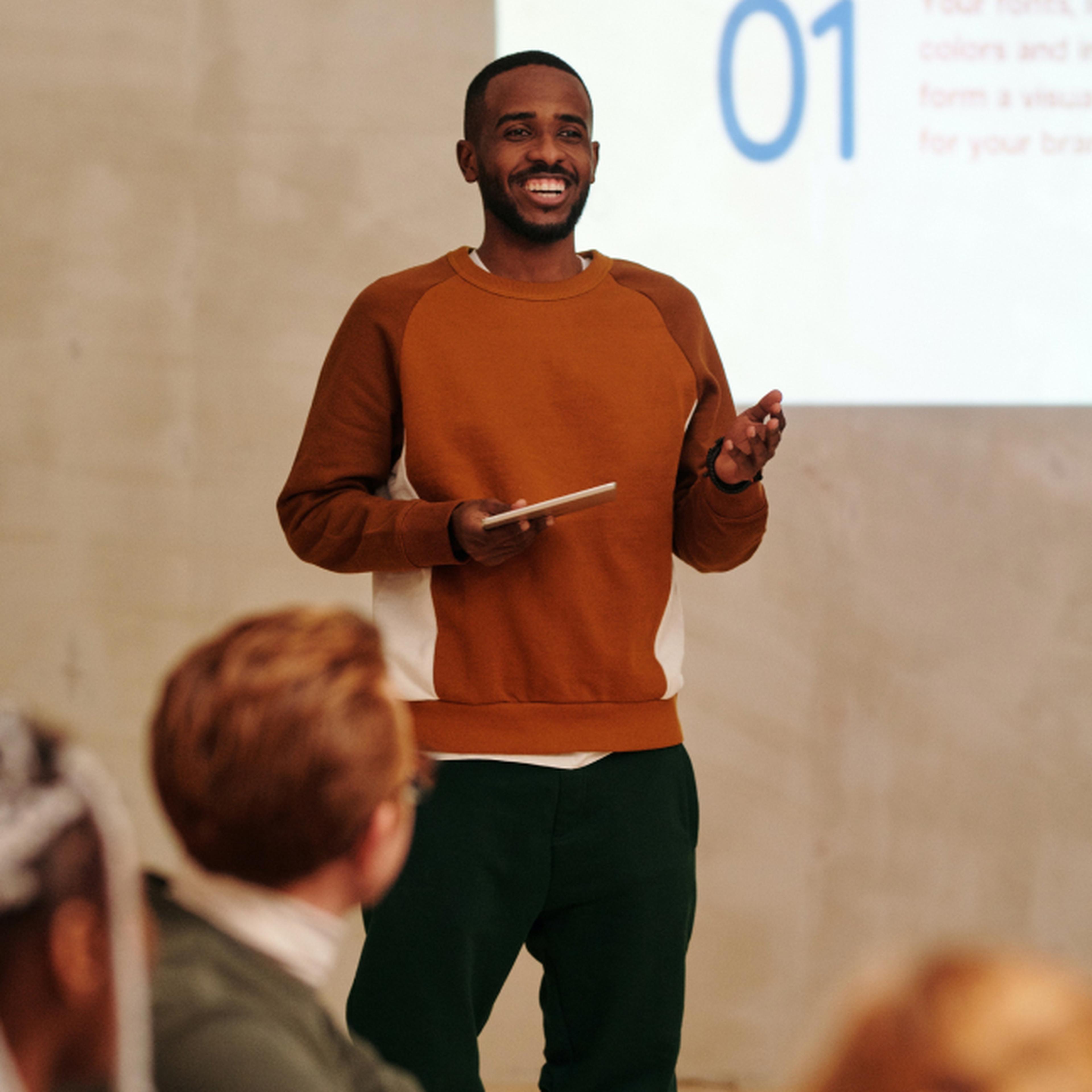 Certified Online English Course | EF English Live