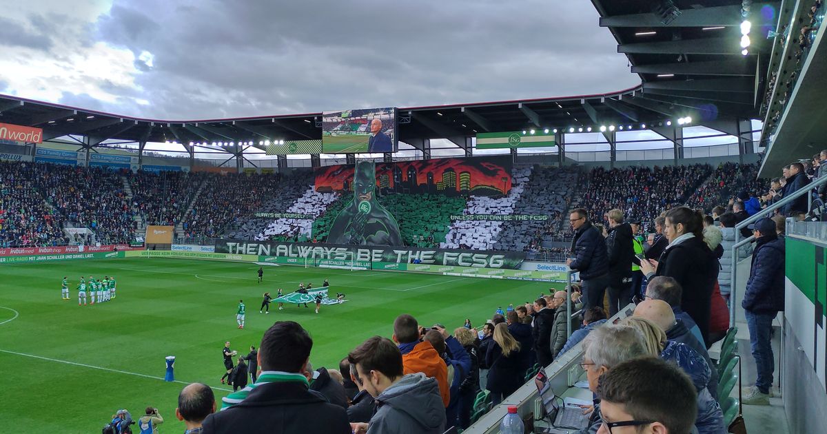Fanarbeit: Auch mal 30 Stunden mit den Fans im Bus unterwegs