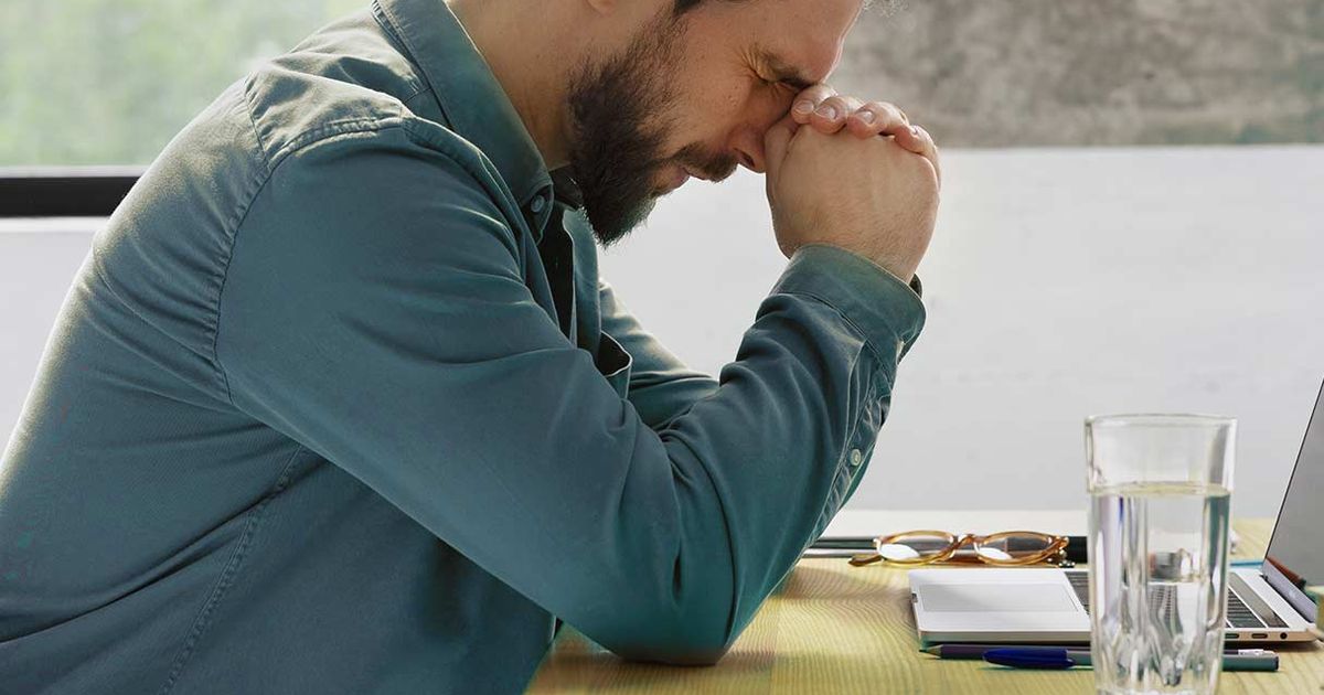 Stress visivo: cause, sintomi e legame con ansia e affaticamento degli occhi