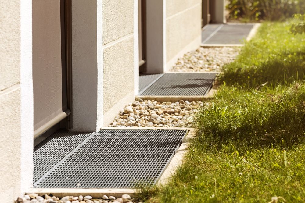 Garden drainage solutions | Fix soggy lawns & waterlogged soil ...