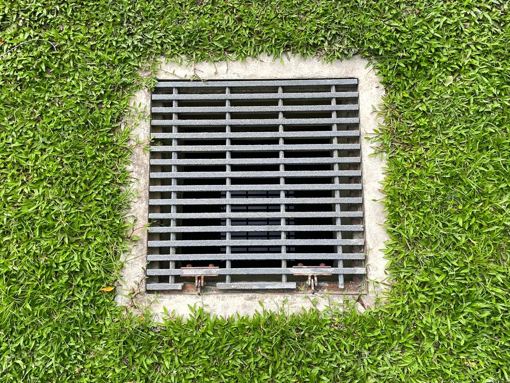 Garden drainage solutions | Fix soggy lawns & waterlogged soil ...