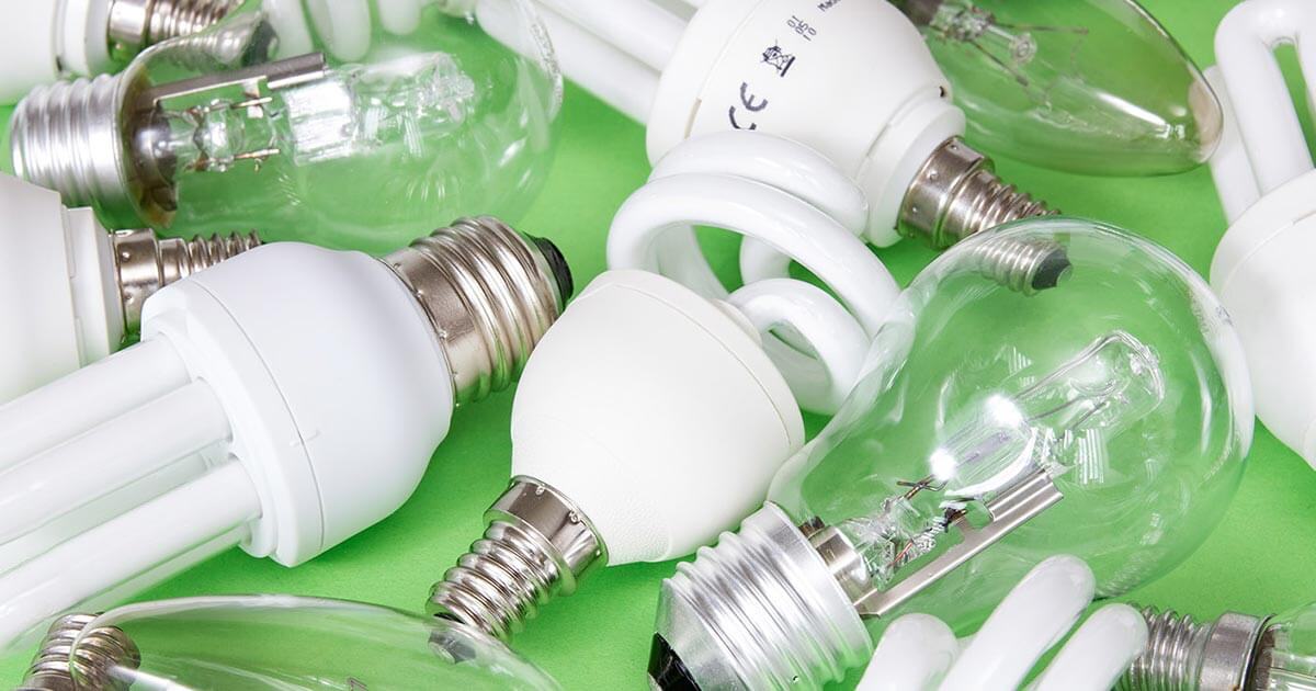 Dispose of light sources and light bulbs correctly