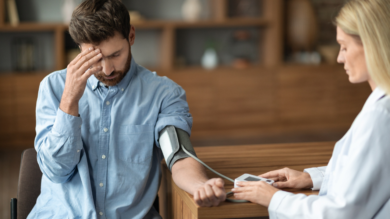 Pressione bassa: quali sono i sintomi e come affrontarla