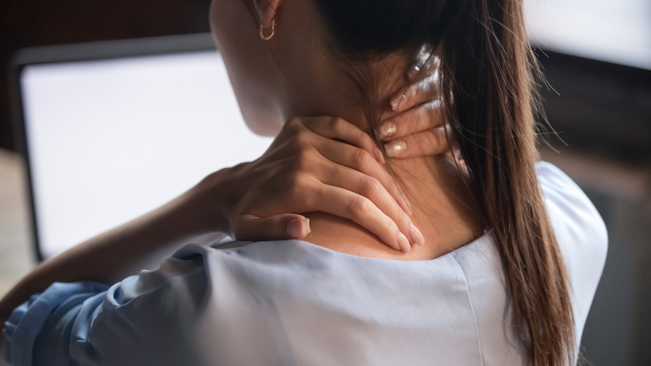 Torcicollo: cos'è, cause e quando serve una visita medica