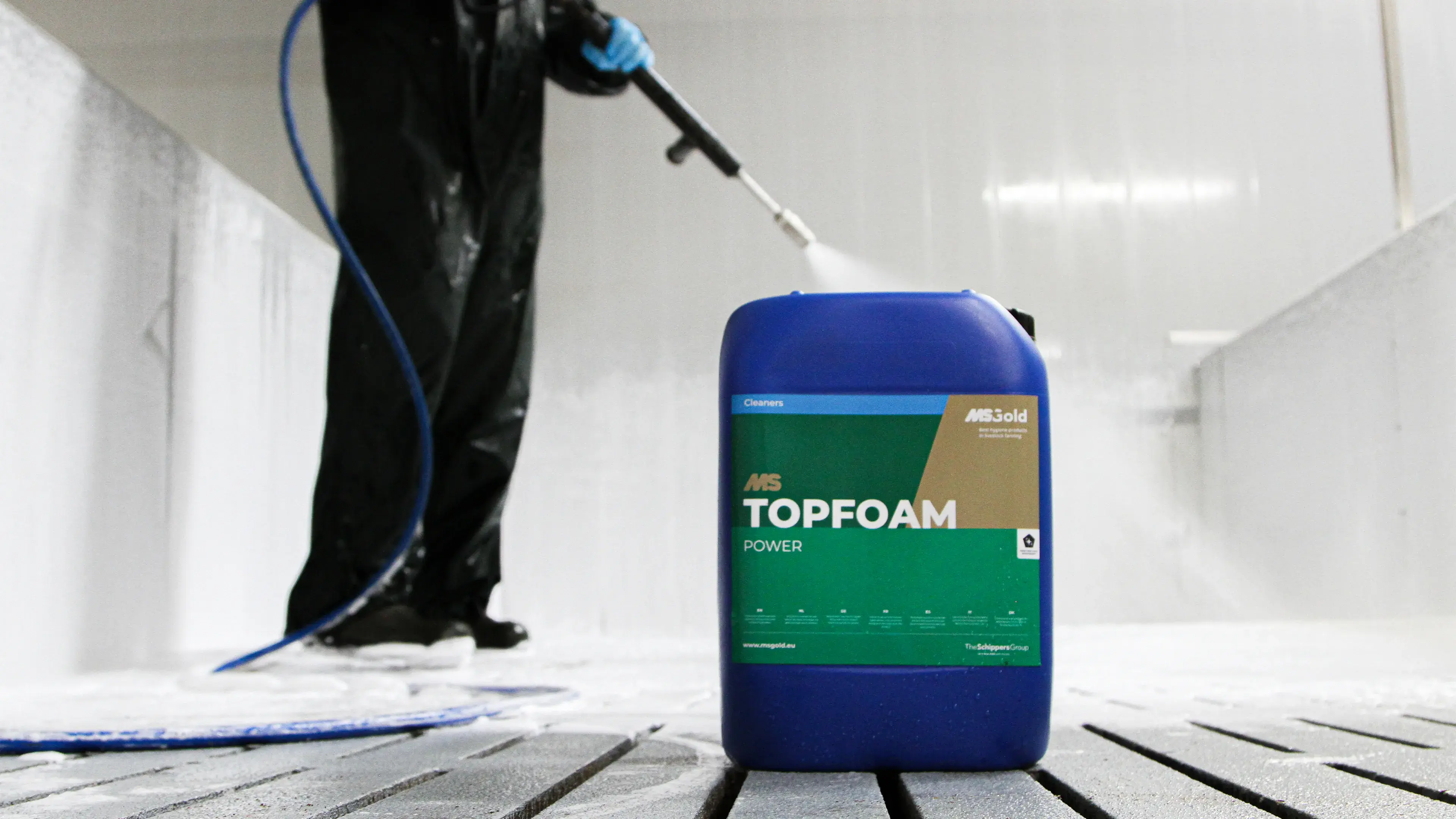 Cleaning the pig pen in 7 steps