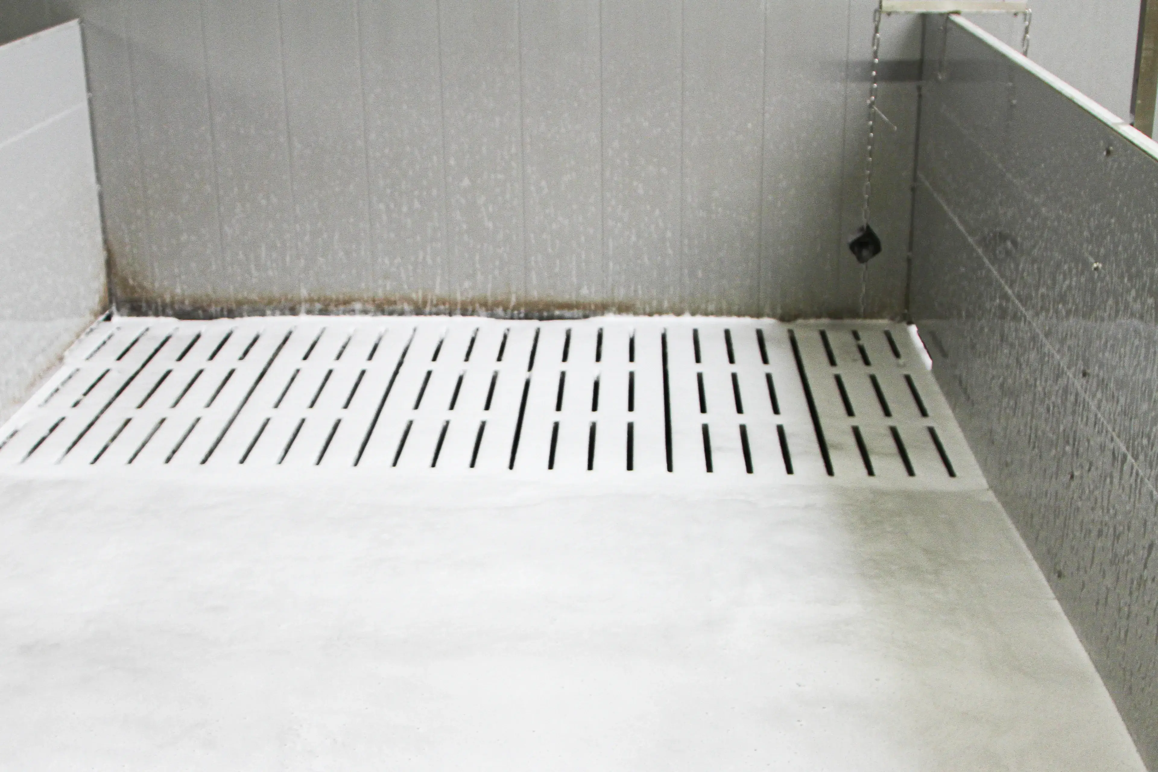 The strongest foam cleaner in the livestock industry