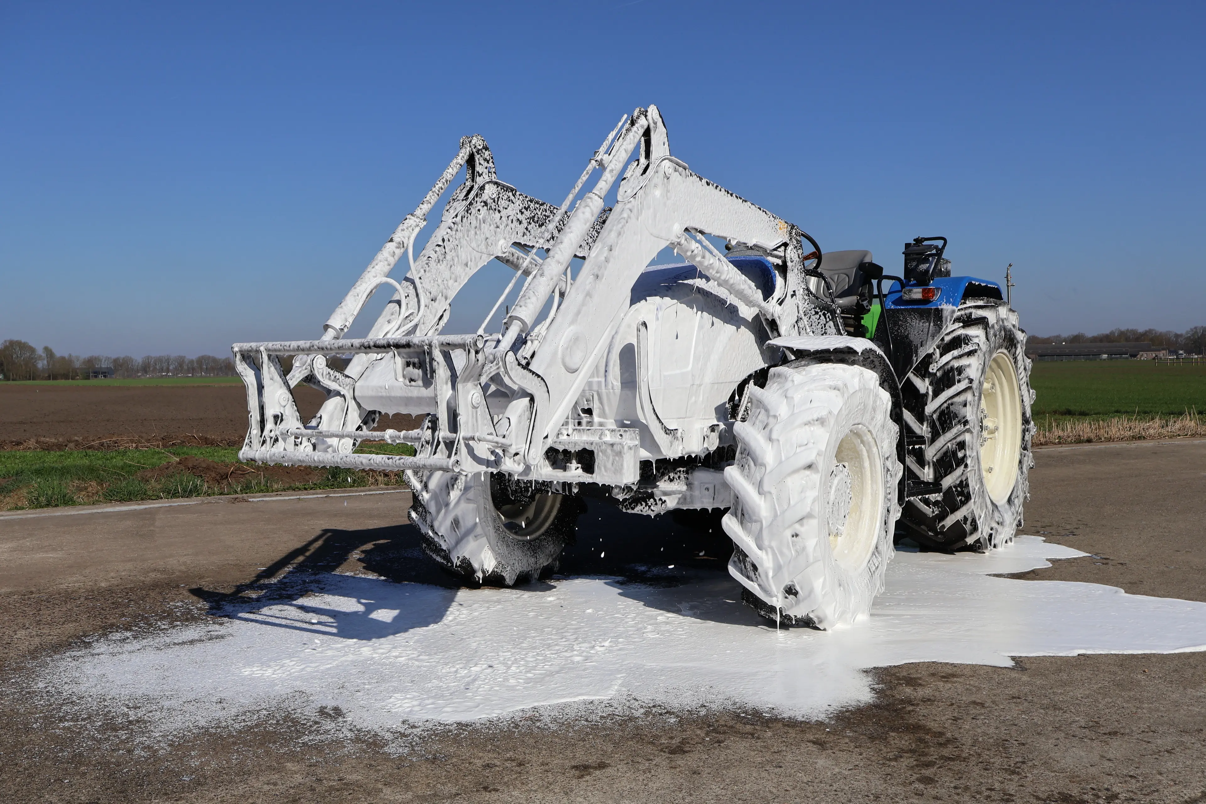 Die Reinigung und Desinfektion von Betrieben wird mit dem HyBag® einfach.
