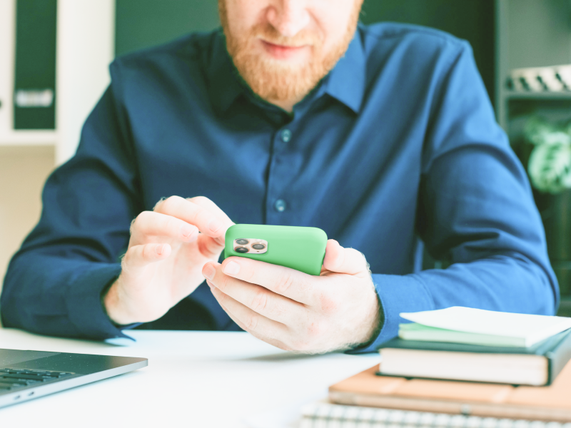 Photography Don'ts | Brand Guidelines | Trustly Docs