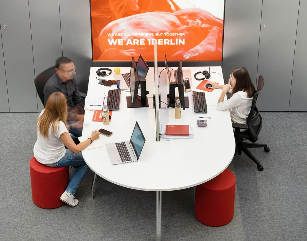 Contact Us - Get in Touch with Berlin Packaging | Berlin Packaging