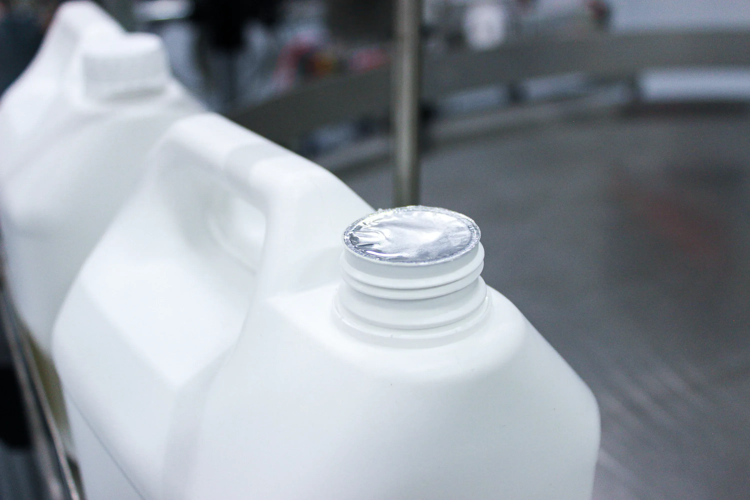 Seal Closures & Sealing Machines - Industrial Packaging | Berlin Packaging