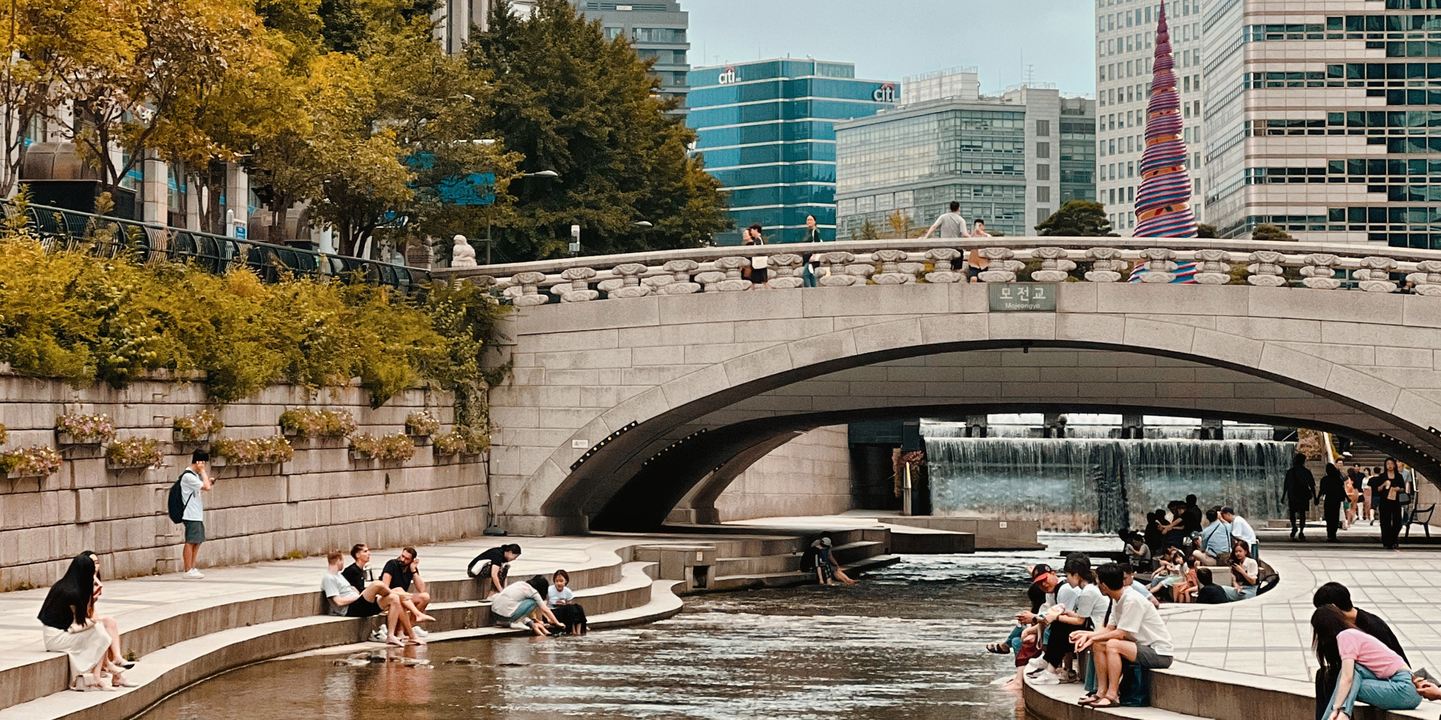 Six Iconic Places to Photograph in Seoul