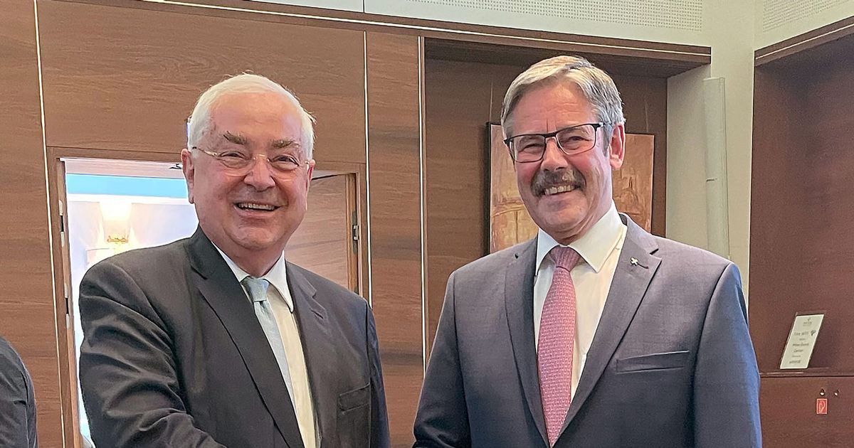 Erwin Hameseder einstimmig zum neuen Raiffeisen Generalanwalt gewählt ...