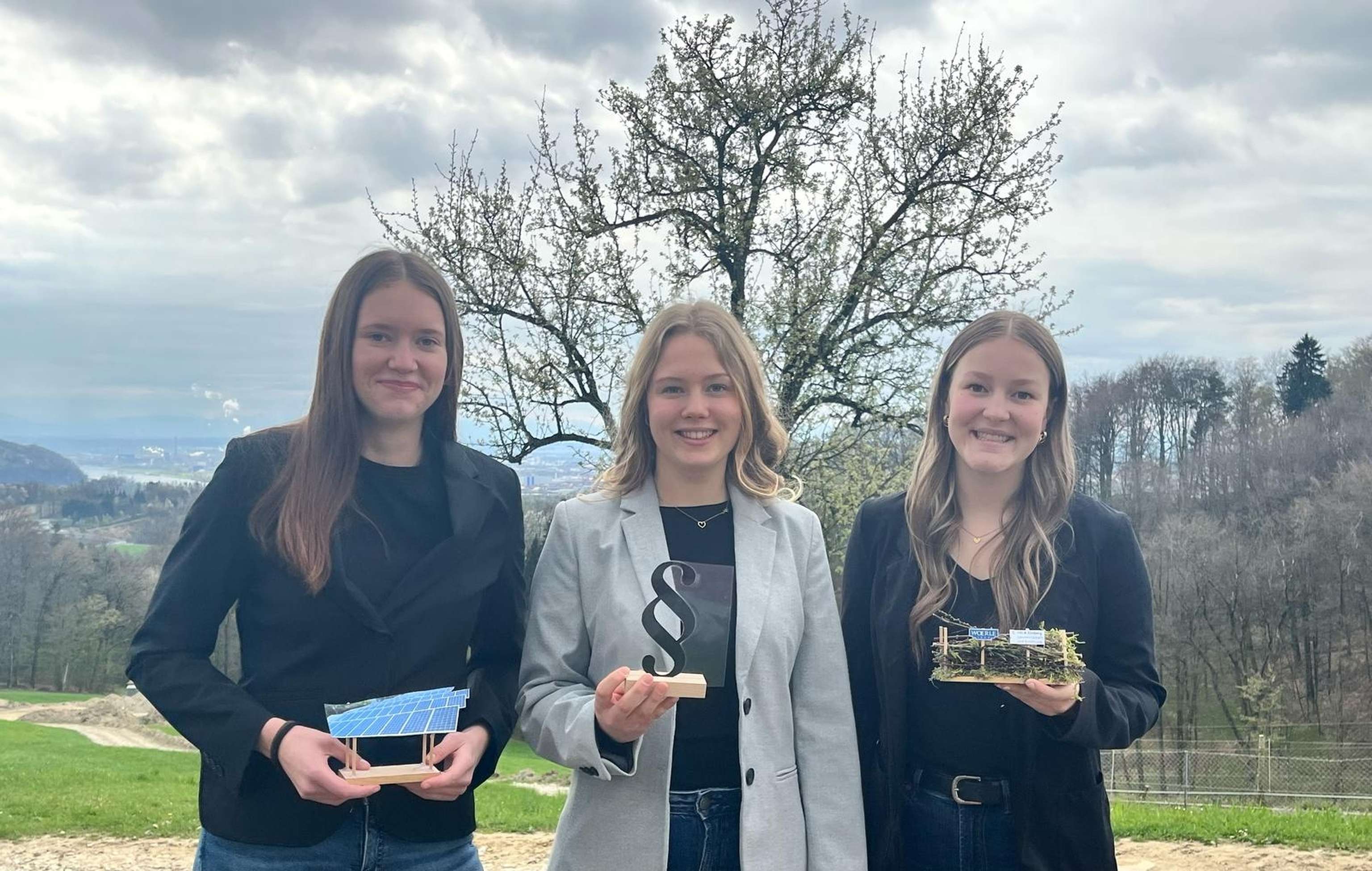 HBLA Elmberg: Elf Diplomandinnen überzeugten mit ihren Arbeiten ...