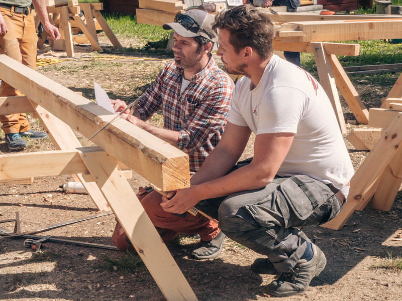 Log Building with an Axe