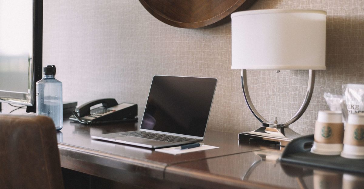 The Ultimate Guide to Traveling for Work: Business Travel Tips | Perk