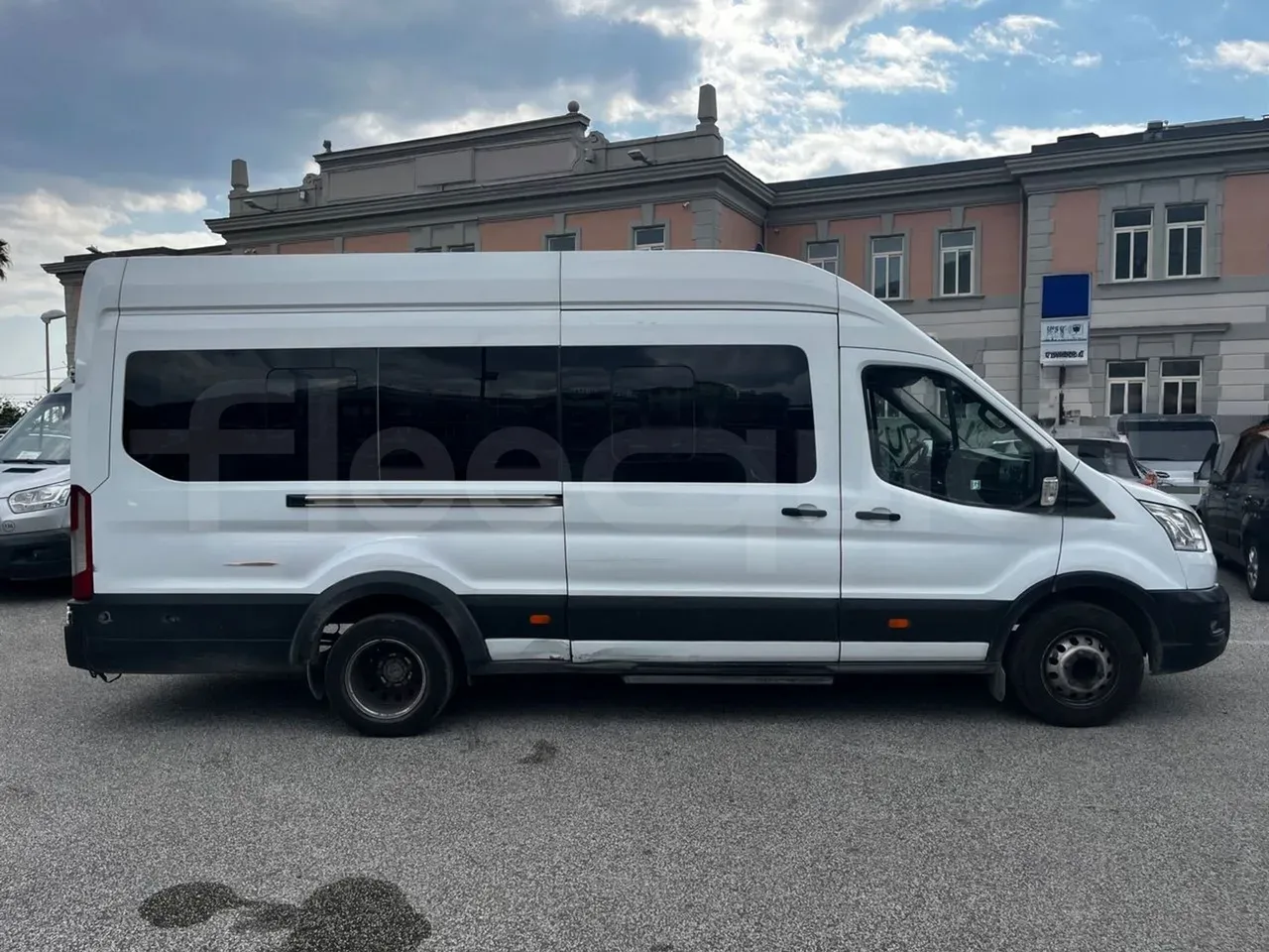 Used Ford Transit 2019 18-Seat Minibus Euro 6 for Sale - Fleequid