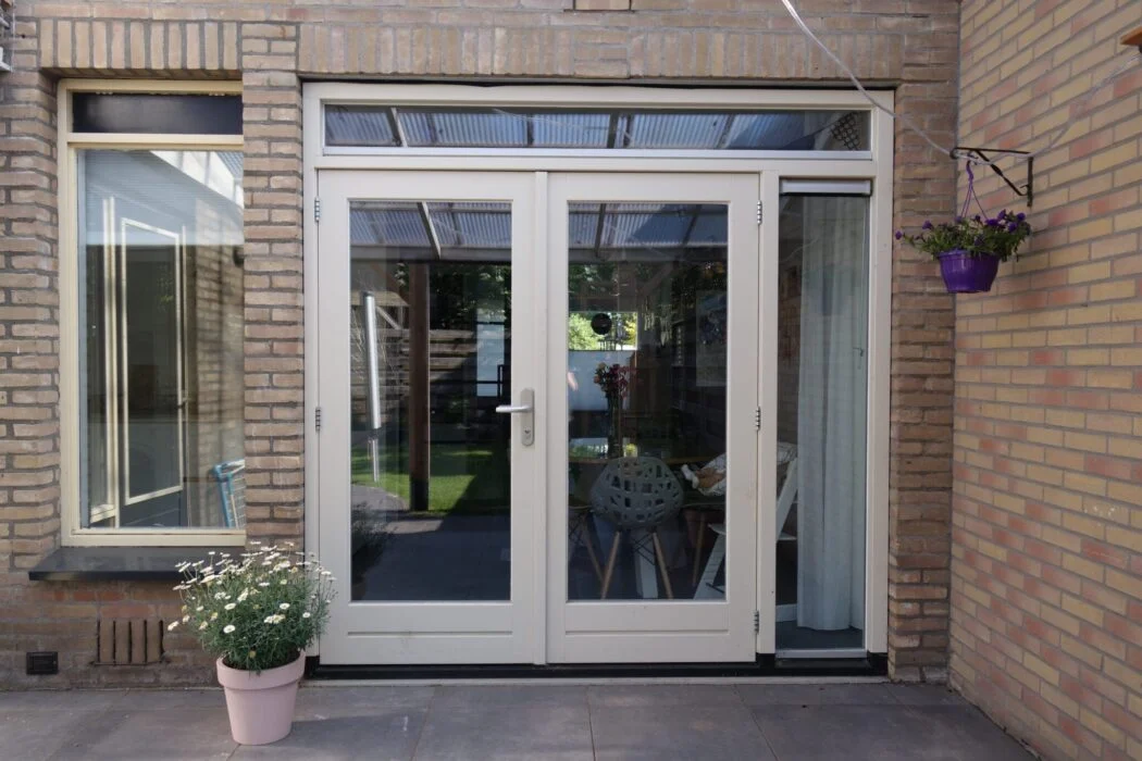 Achterdeur bestellen? Kunststof, houten of aluminium deuren ...