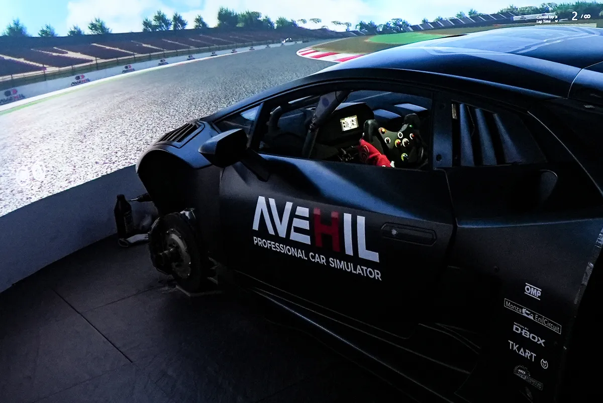 Elevating the visual skills of performance drivers with eye tracking ...