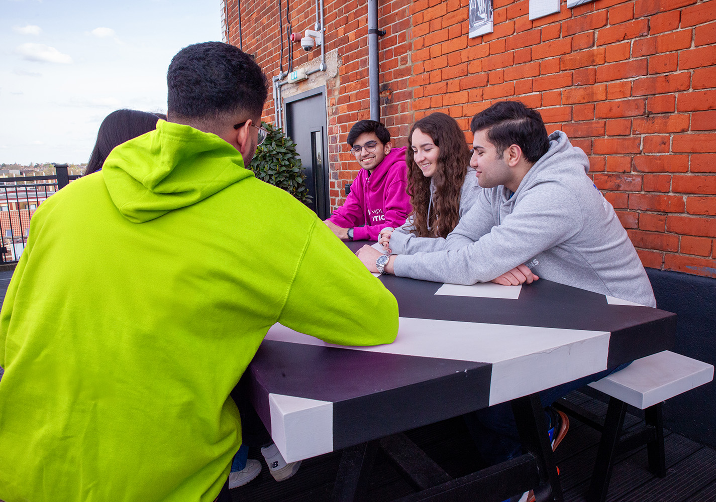 Top UK Places for Apprenticeships | Higherin