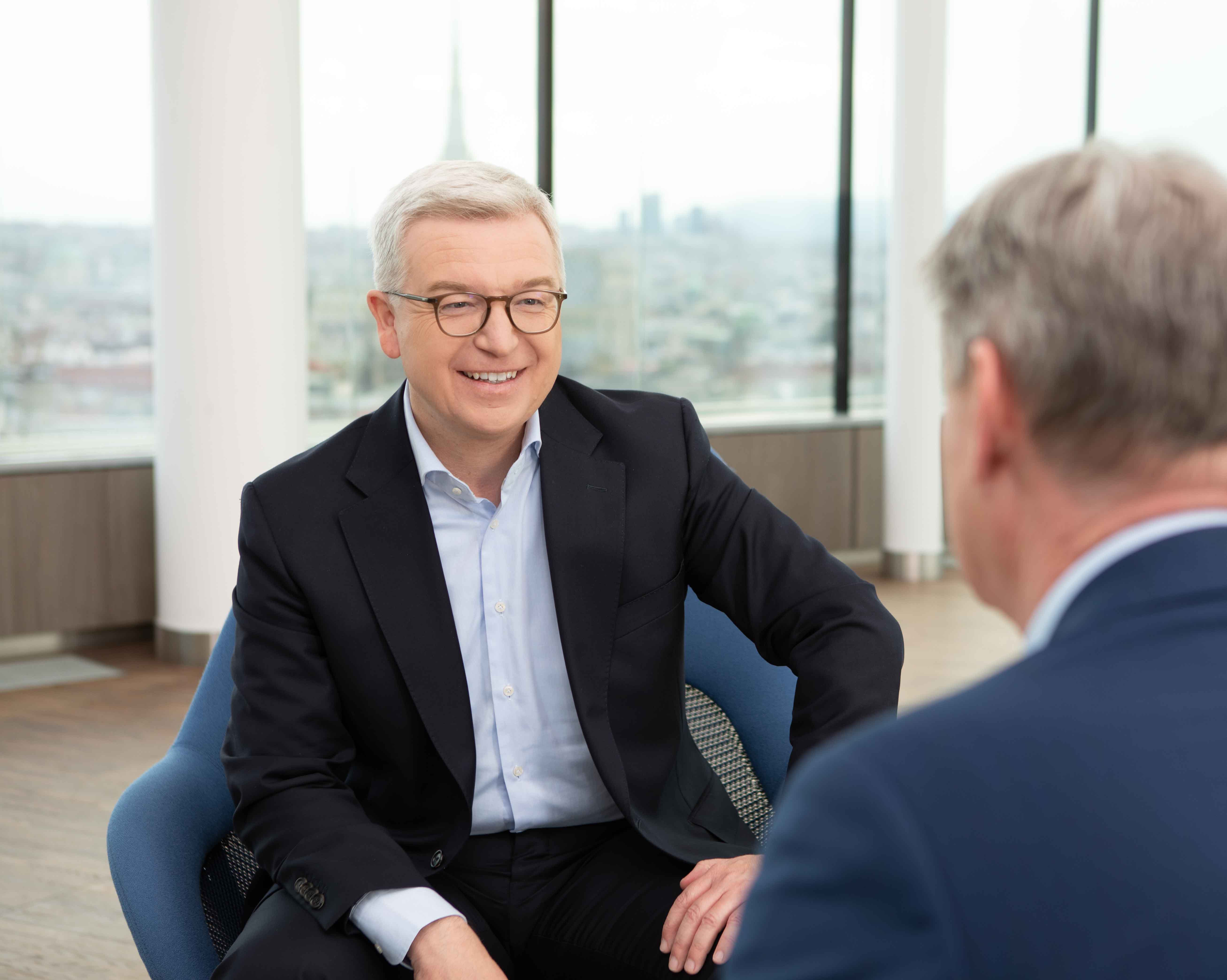 Raiffeisen-Holding NÖ-Wien: Kundenzentrierung als Erfolgsgeheimnis ...