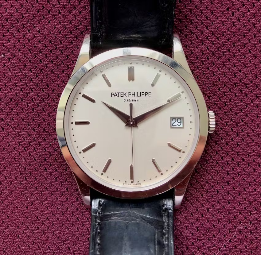 How to Look at a Watch | The Watch Collectors' Club