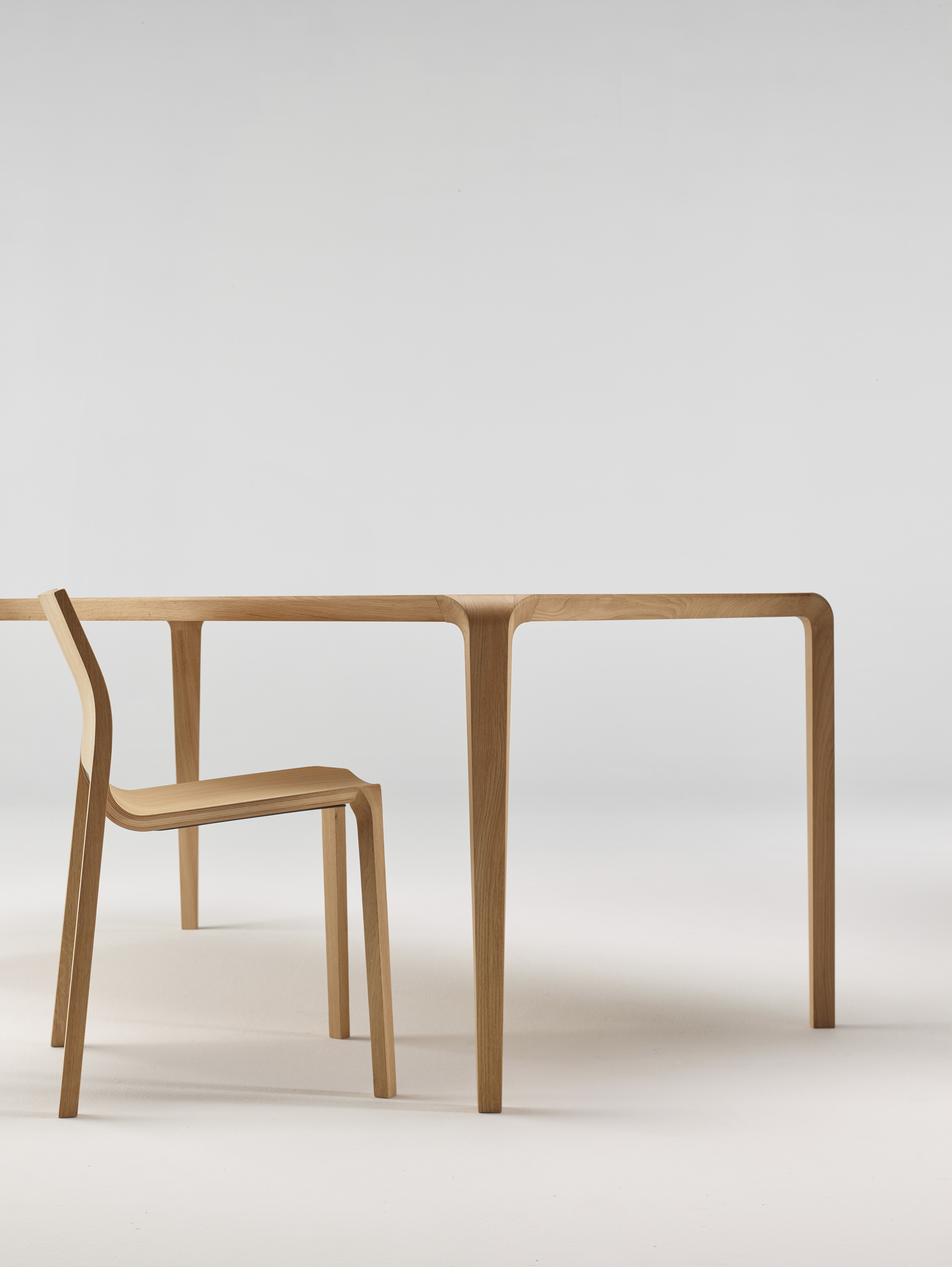 SILU Chair & Table | UNS Design and Consulting