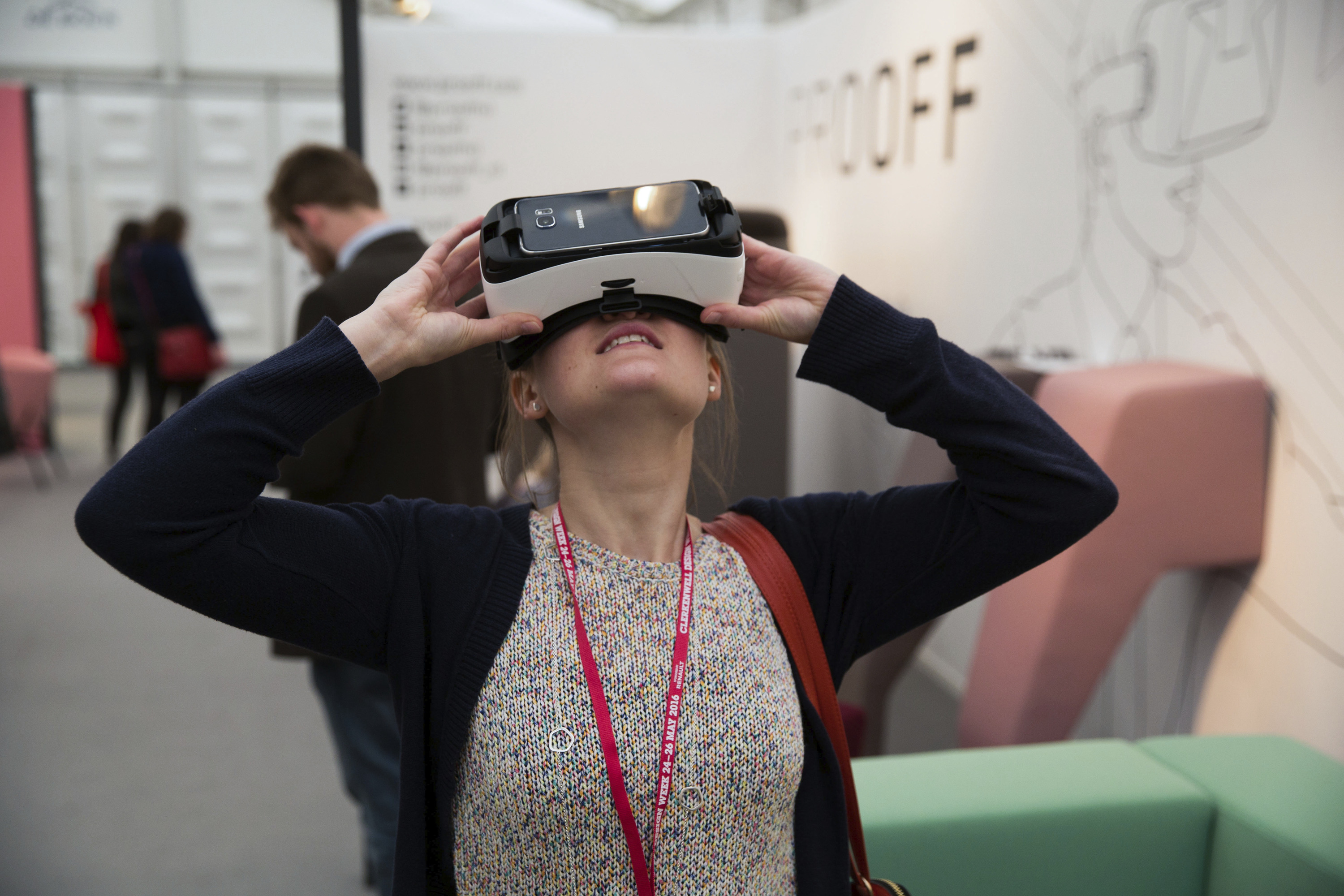 Experience Virtual Reality: Collaboration with PROOFF | UNS Design and ...