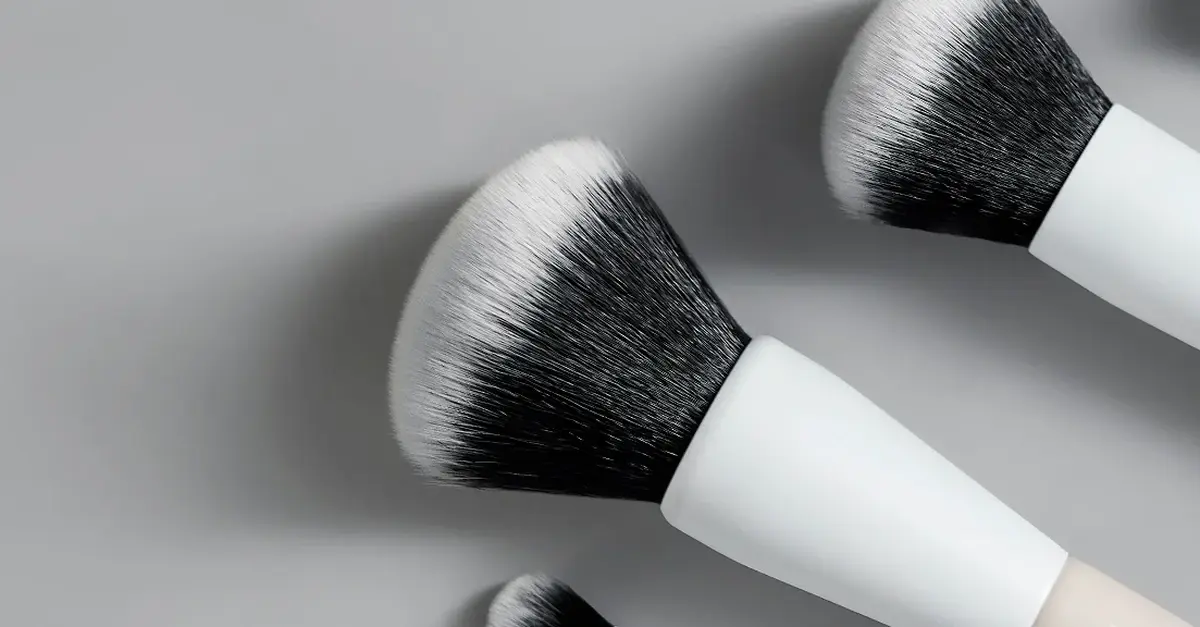 what are the basic makeup brushes