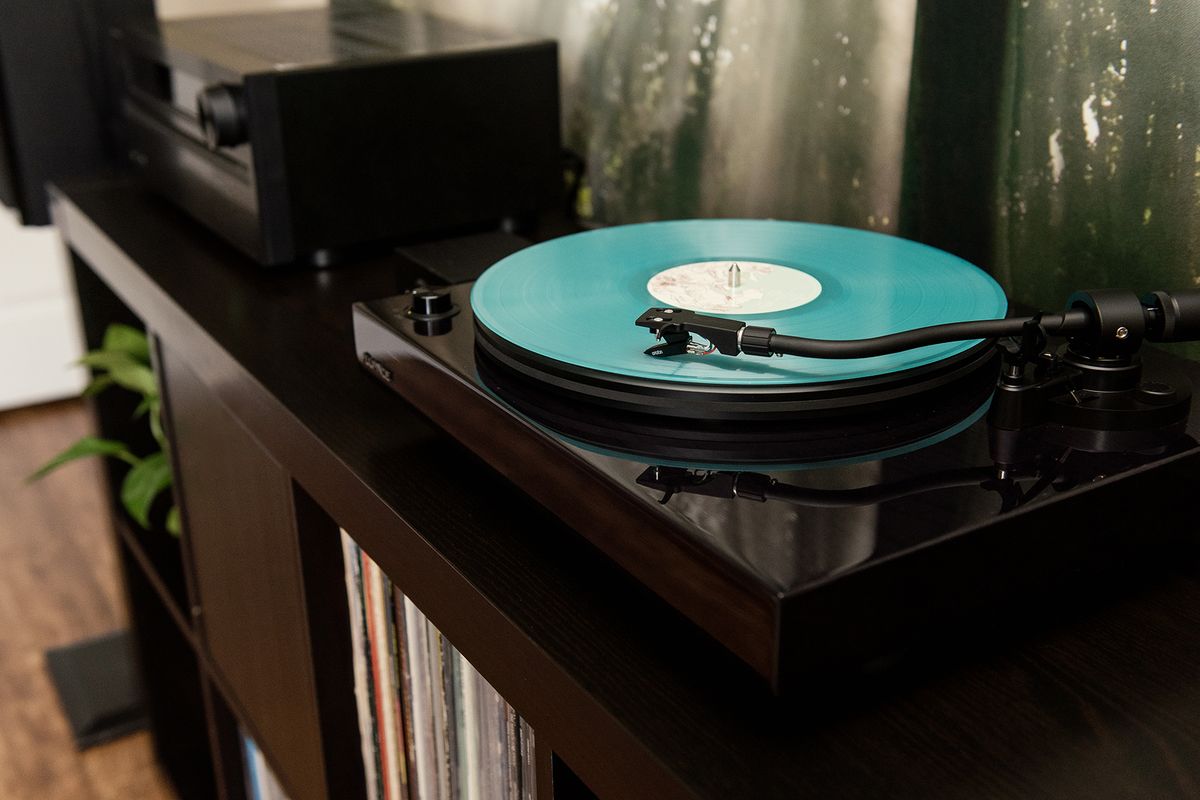 Fluance RT82 Vinyl Turntable, Ri91 Powered Floorstanding Speakers, PA10 ...