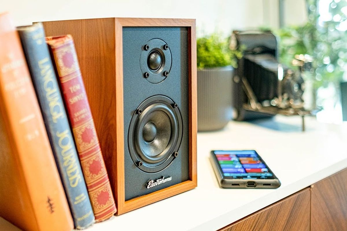 Electrohome Berkeley Powered Bookshelf Speakers | Electrohome