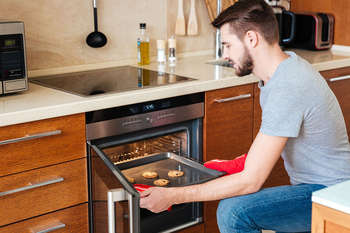 Small kitchen, big feast: Appliances for cooking in tiny apartment spaces
