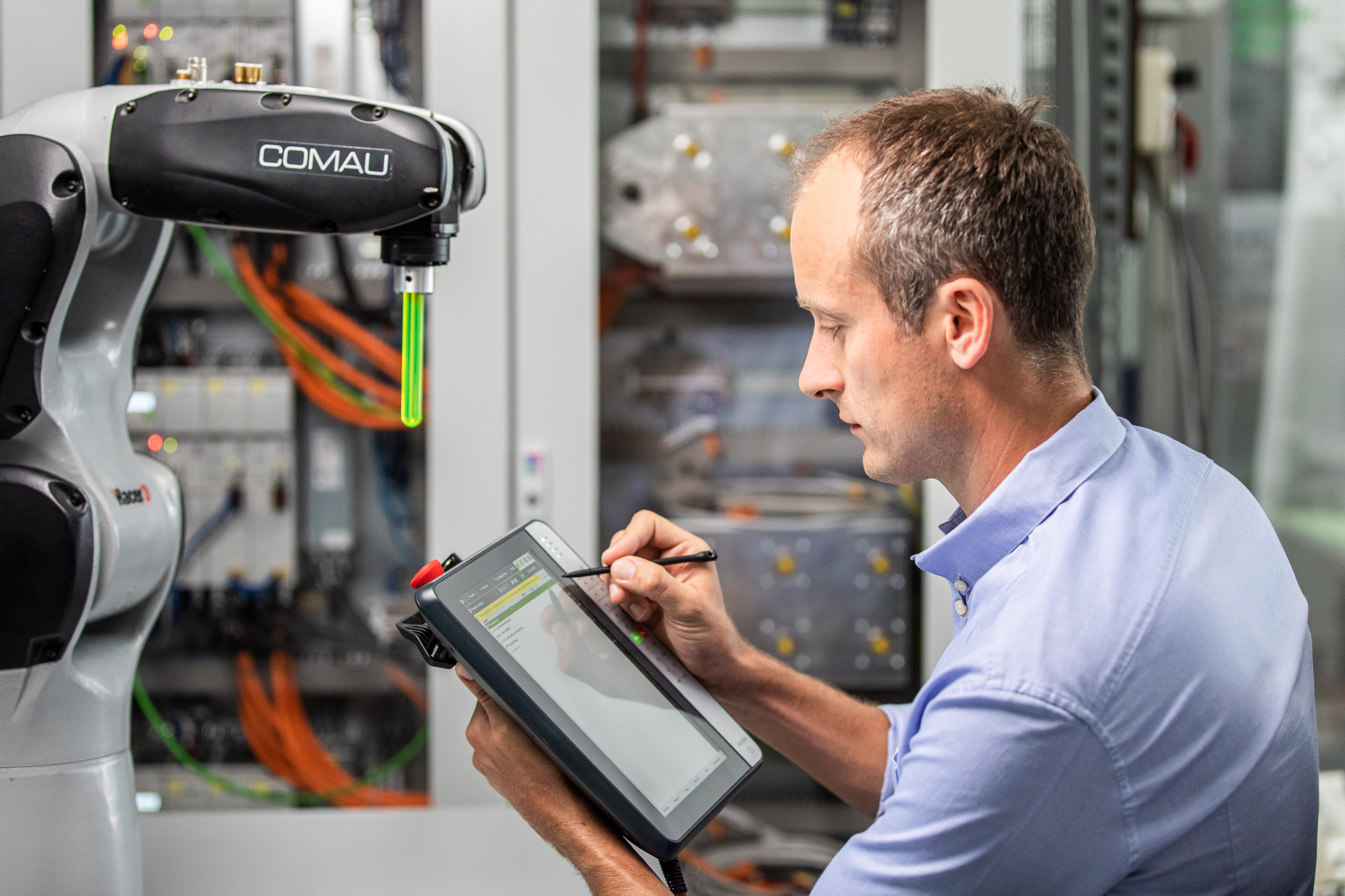 Fachbeitrag im Magazin "Robotik und Produktion" | KEBA