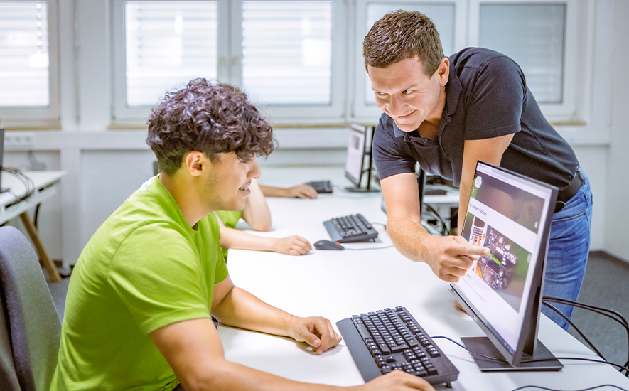 What´s about training & education at W&H? | W&H