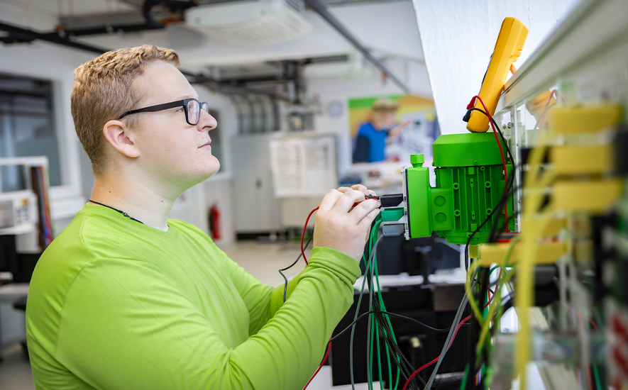 What´s about training & education at W&H? | W&H