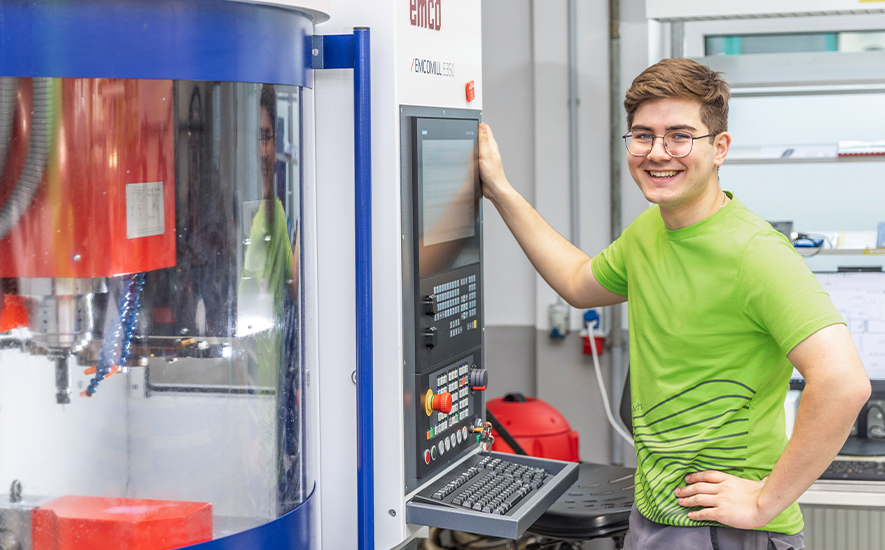 What´s about training & education at W&H? | W&H