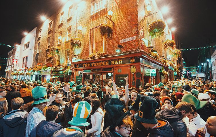 St. Paddy’s Day trips | Group travel for ages 18–35 | EF Ultimate Break