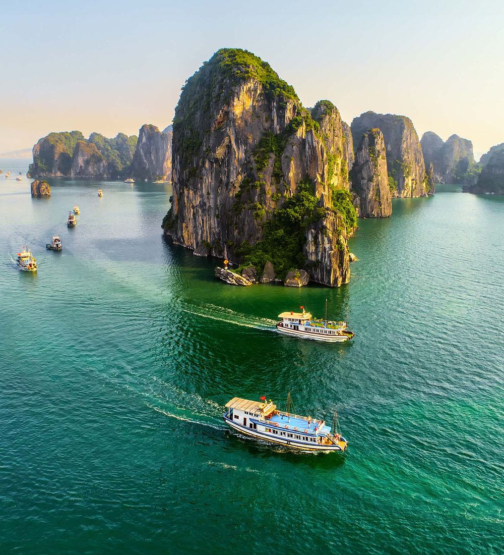 Highlights of Vietnam: Hanoi, Hạ Long Bay & Saigon | EF Go Ahead Tours