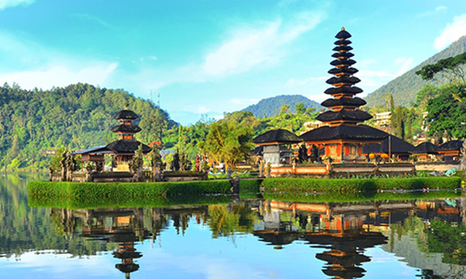 Bali For Solo Travelers: Beaches, Temples & Culture | EF Go Ahead Tours