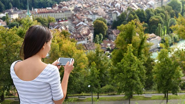7 Tips for Using Your Phone Abroad | EF Go Ahead Tours