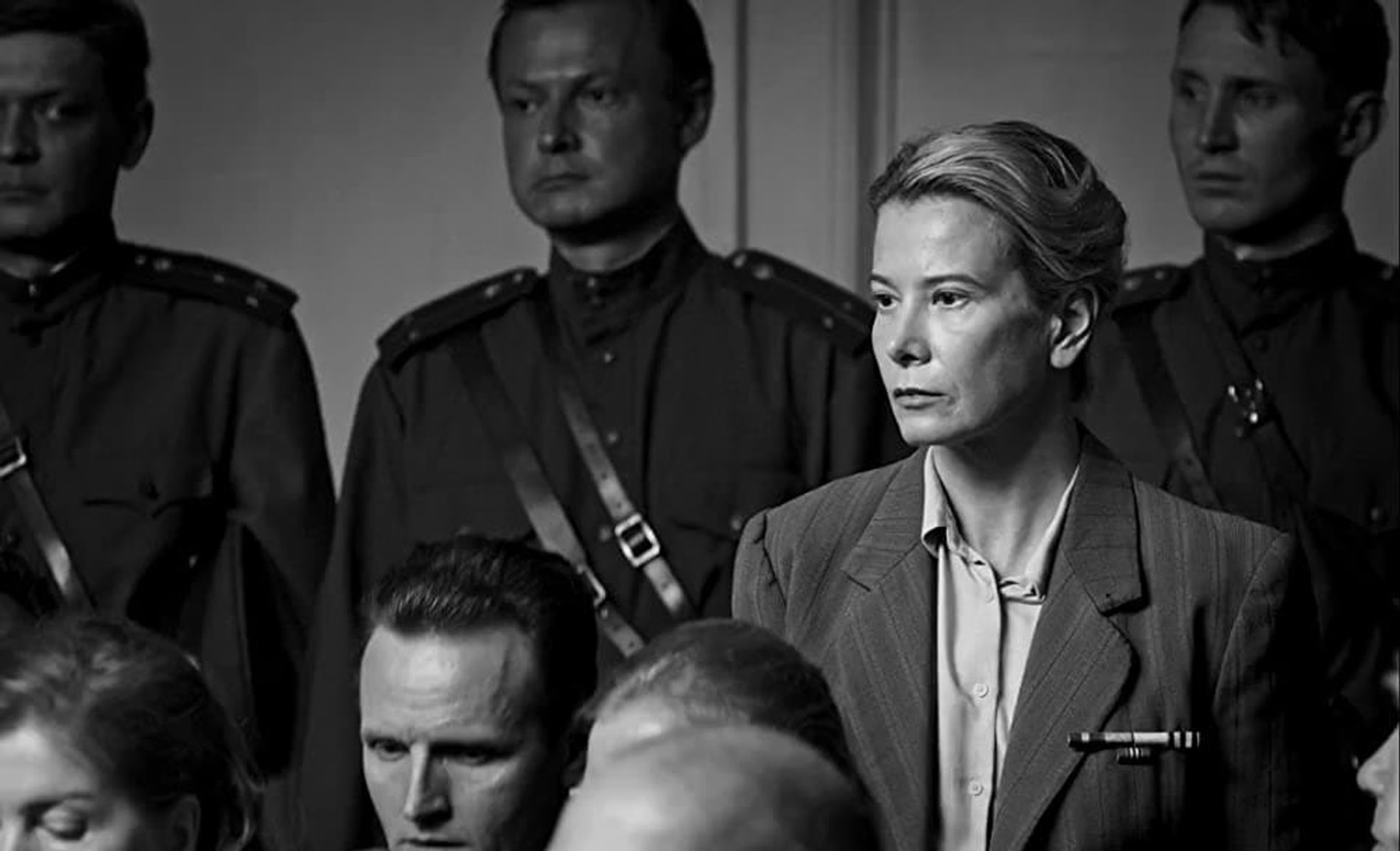 Kijk Dear Comrades! online op Cinetree