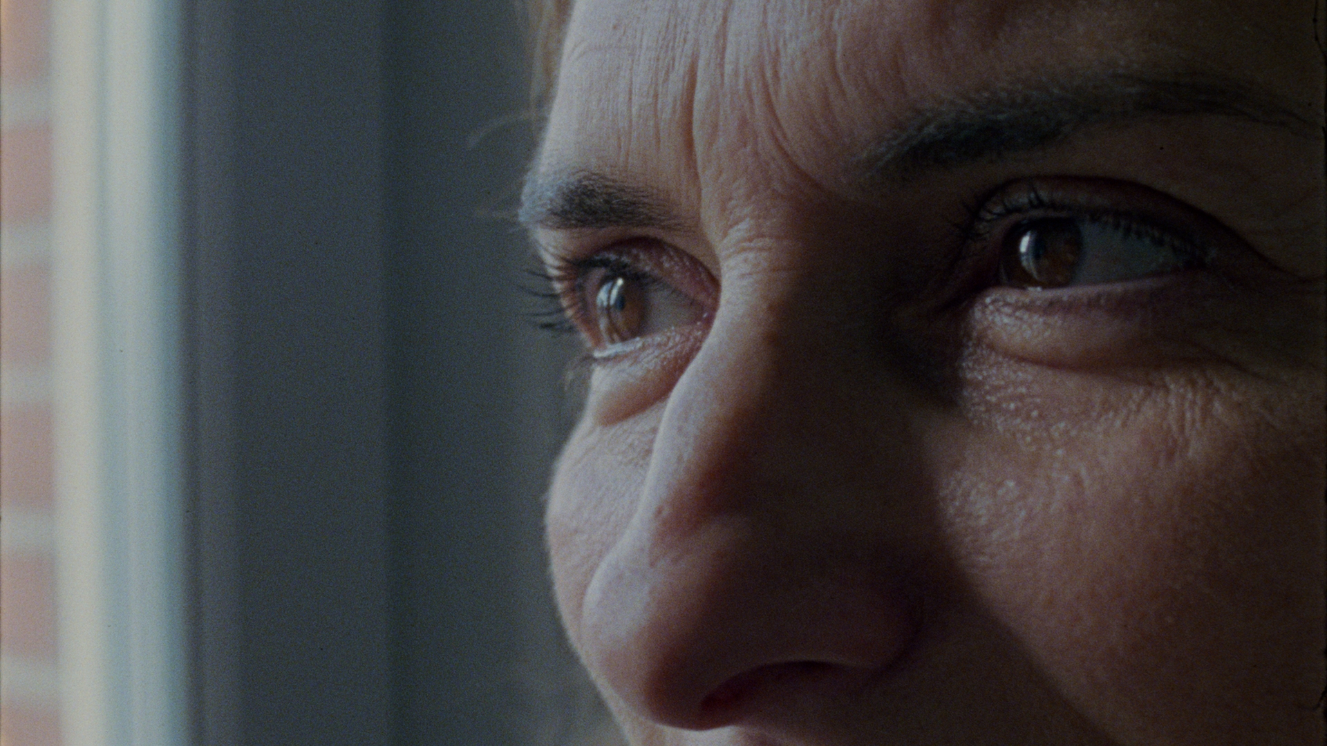 Kijk Almost Grown online op Cinetree