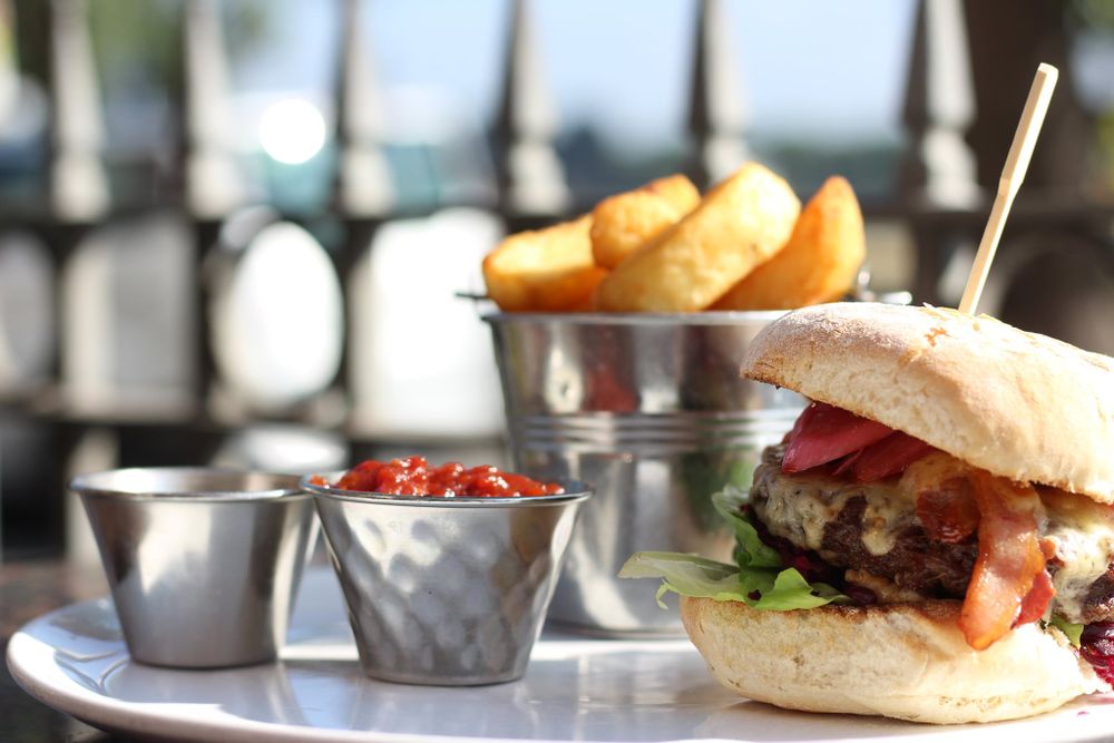 The Yacht Clontarf | Bars & Restaurants Clontarf | Love Clontarf